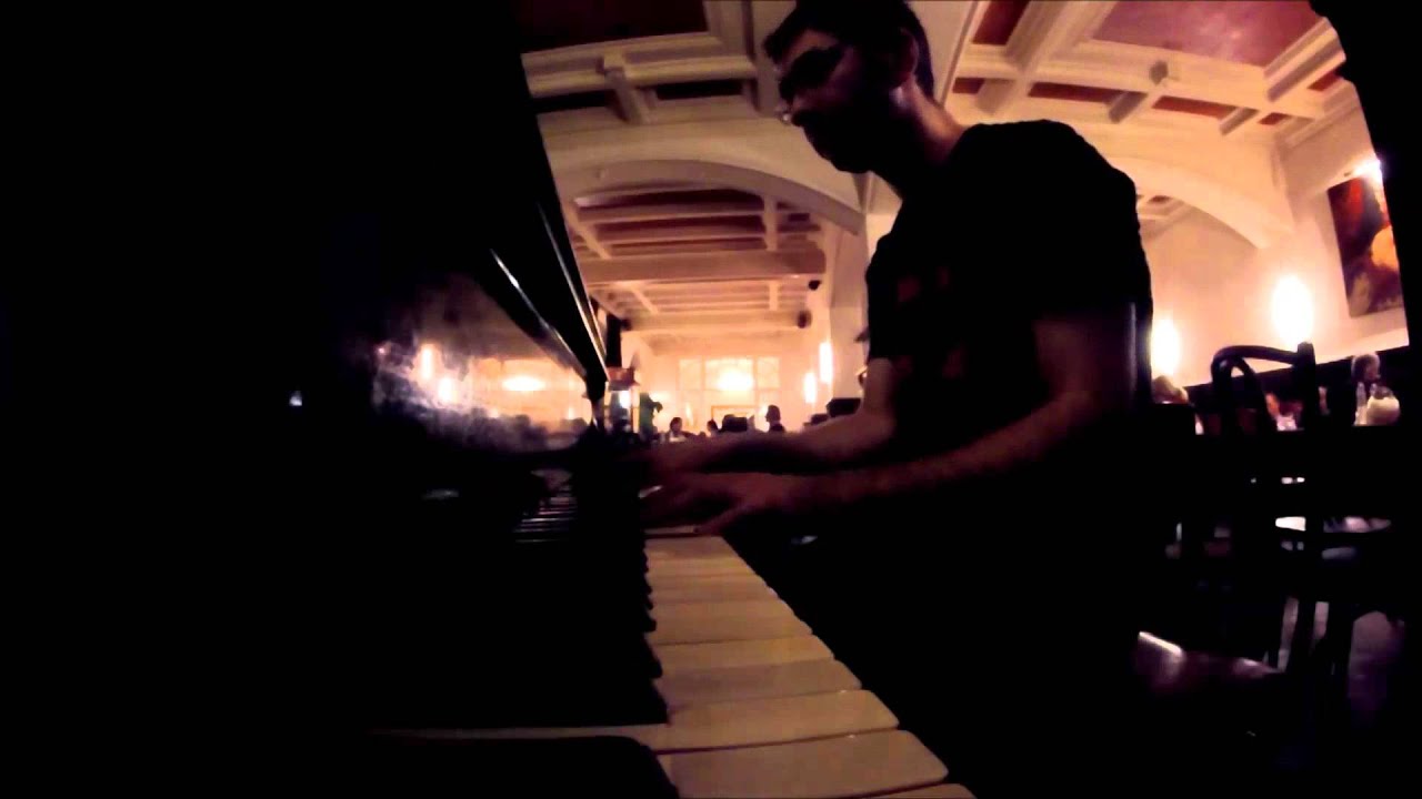Queen - '39 - live piano instrumental by Frankie Simon - YouTube