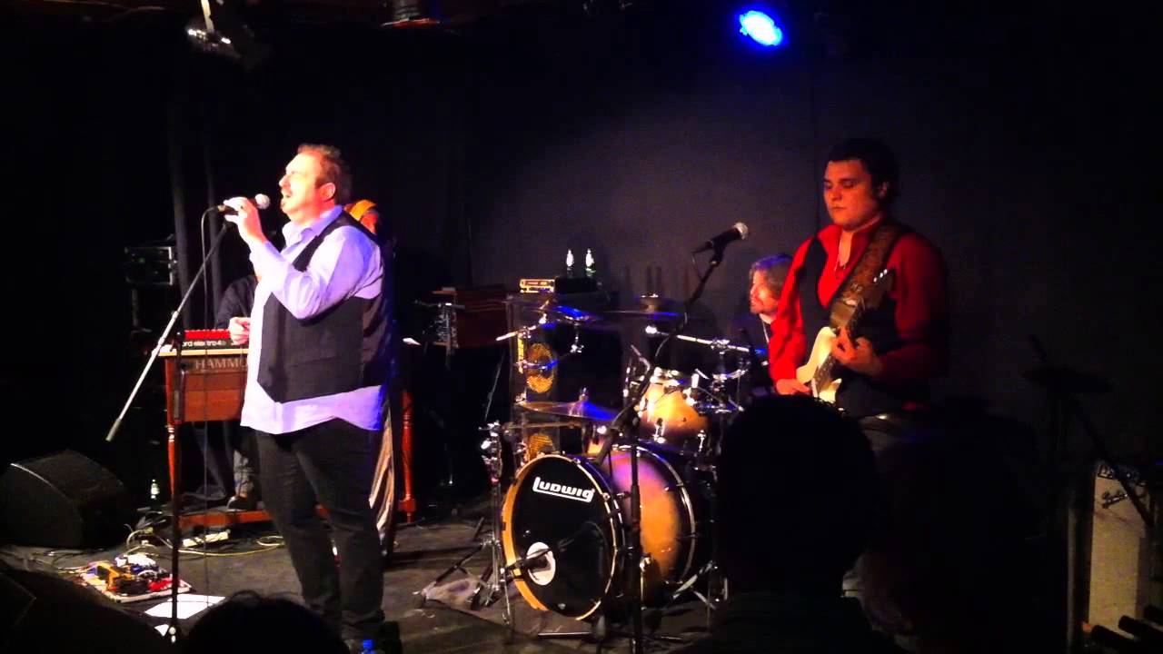 The Bluesbones Voodoo Guitar 11-04-2015 Heino Blues rond de pomp - YouTube