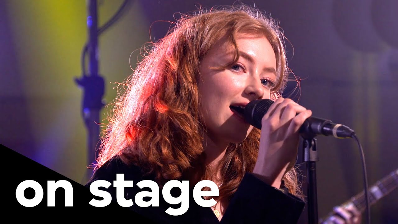 Froukje - Onbezonnen (live) | VPRO ON STAGE - YouTube