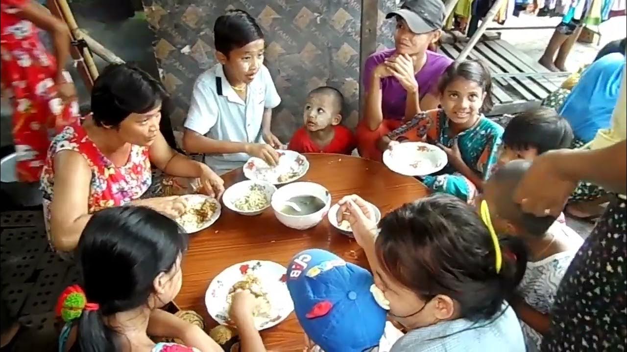 လႈိင္သာယာ အေရွ့ပုိင္း ျမိဳ႔နယ္ ၁၅ ရပ္ကြက္ ေစ်းလမ္းေနကုိမ်ိဳးတင့္ မျမင့္