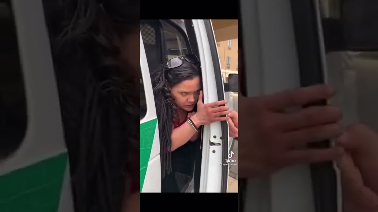 Demon possessed lady at the Texas border - YouTube