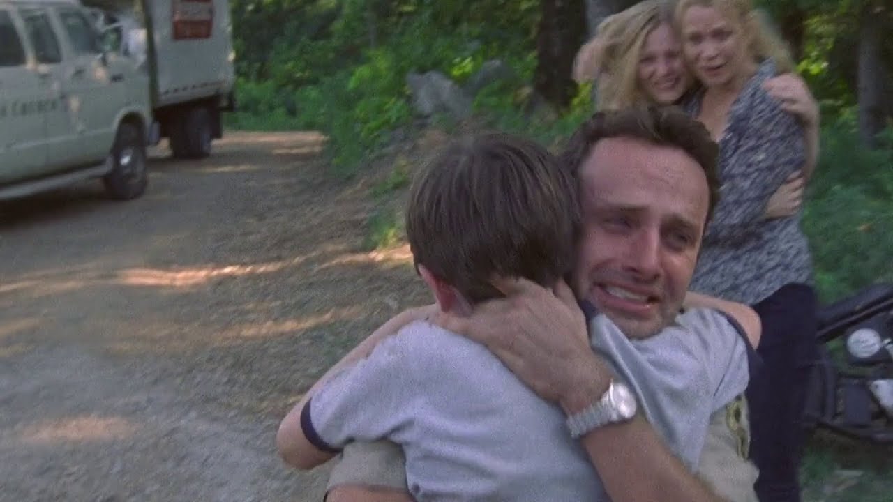 TWD S1E3 -- Rick Reunites with Lori and Carl | Rick and the others ...