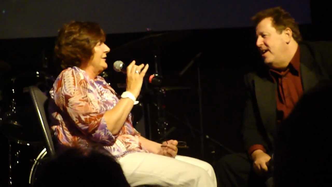 Freda Kelly The Fest for Beatle fans Chicago 2012 - YouTube