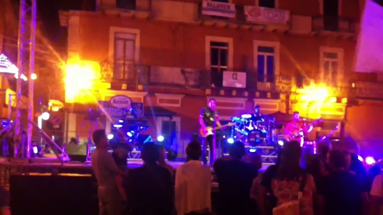 C'è un re (Cover Nomadi) - The Gordon's Band - YouTube