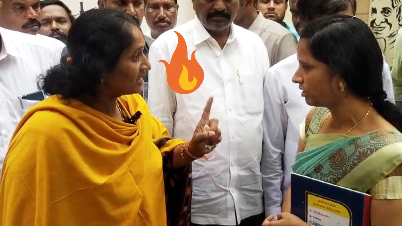 MP Savithamma Warning To Hostel Incharge Warden In Papireddy Palli | MS ...