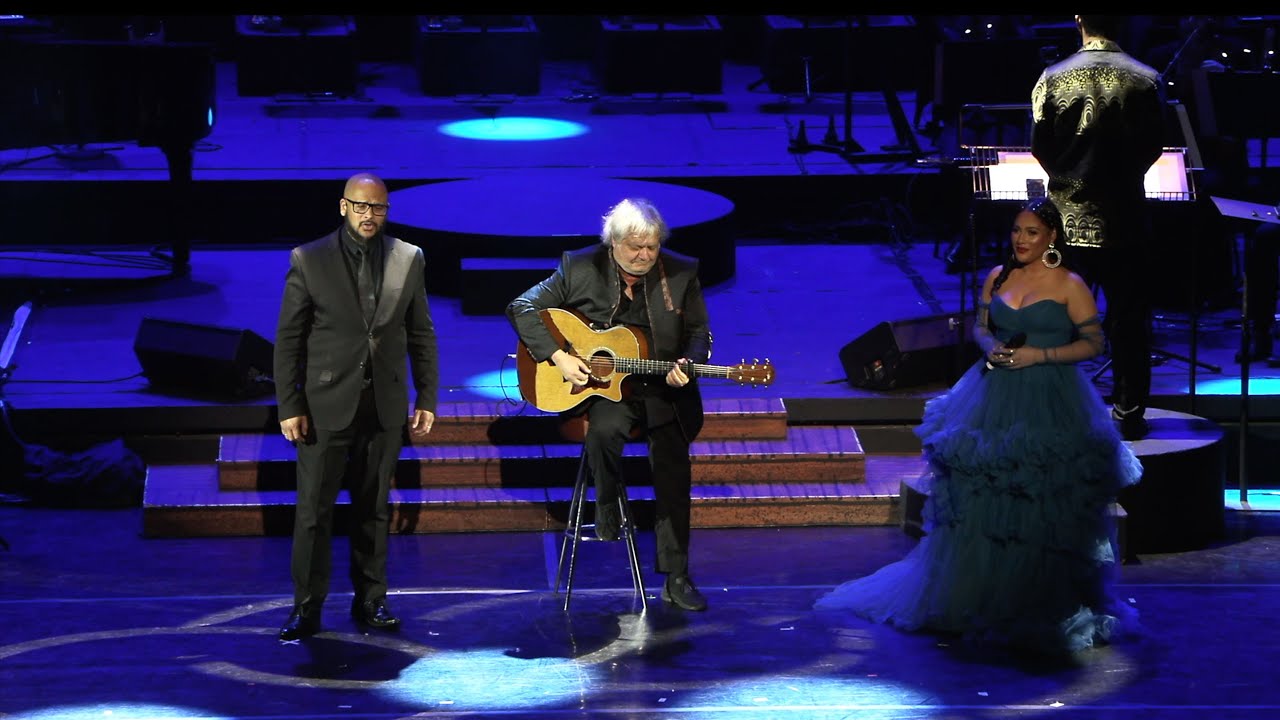 HALLELUJAH Conroy Scott & Sasha-Lee Davids with Mauritz Lotz - YouTube