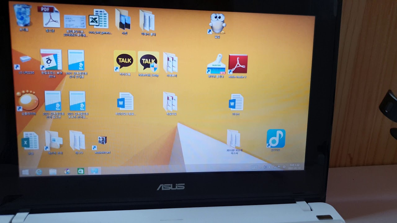 2013 ASUS X102B Windows 8.1K - YouTube