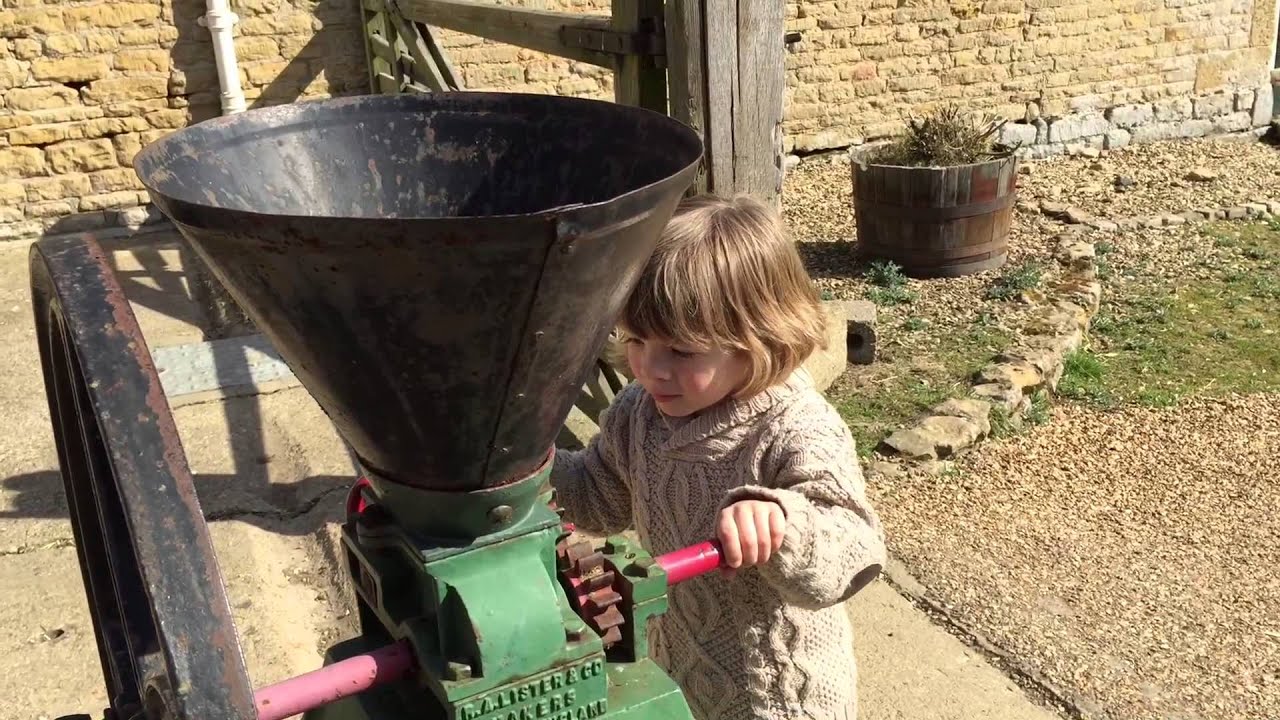 A family day out to Sacrewell Farm - YouTube