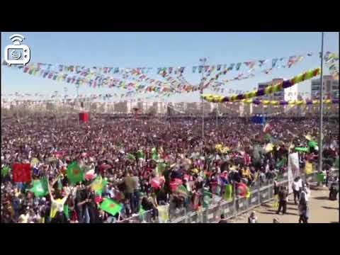 Diyarbakır'da yüz binlerce kişi Newroz alanında buluştu