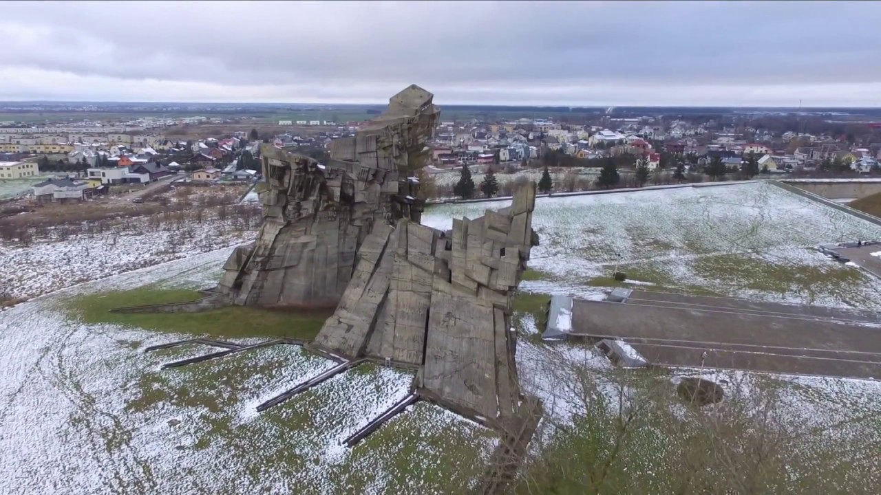 9th fort & monument to Holocaust victims - YouTube