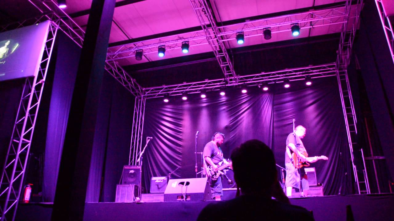 Mala Digestion - NOFX COVERS 2016 en vivo en el xstage - YouTube