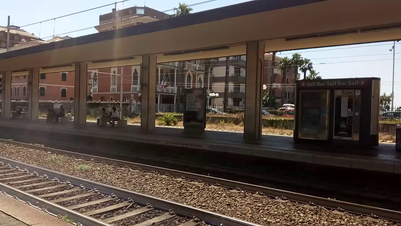 Stazione di Chiavari domenica 28 maggio 2017 ore 12 .29 - YouTube