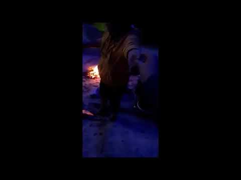 Cooking crab over the Bonfire - YouTube