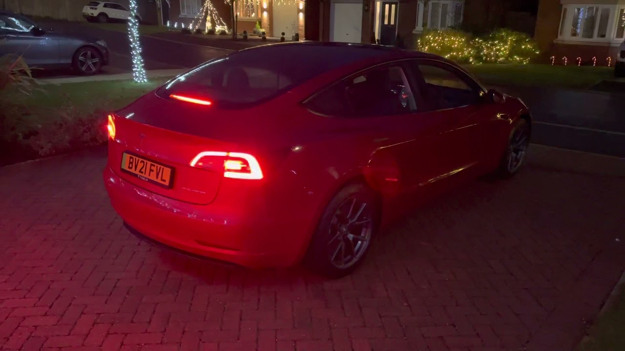Model 3 UK 2021 Holiday Update Light-show! AMAZING! - YouTube
