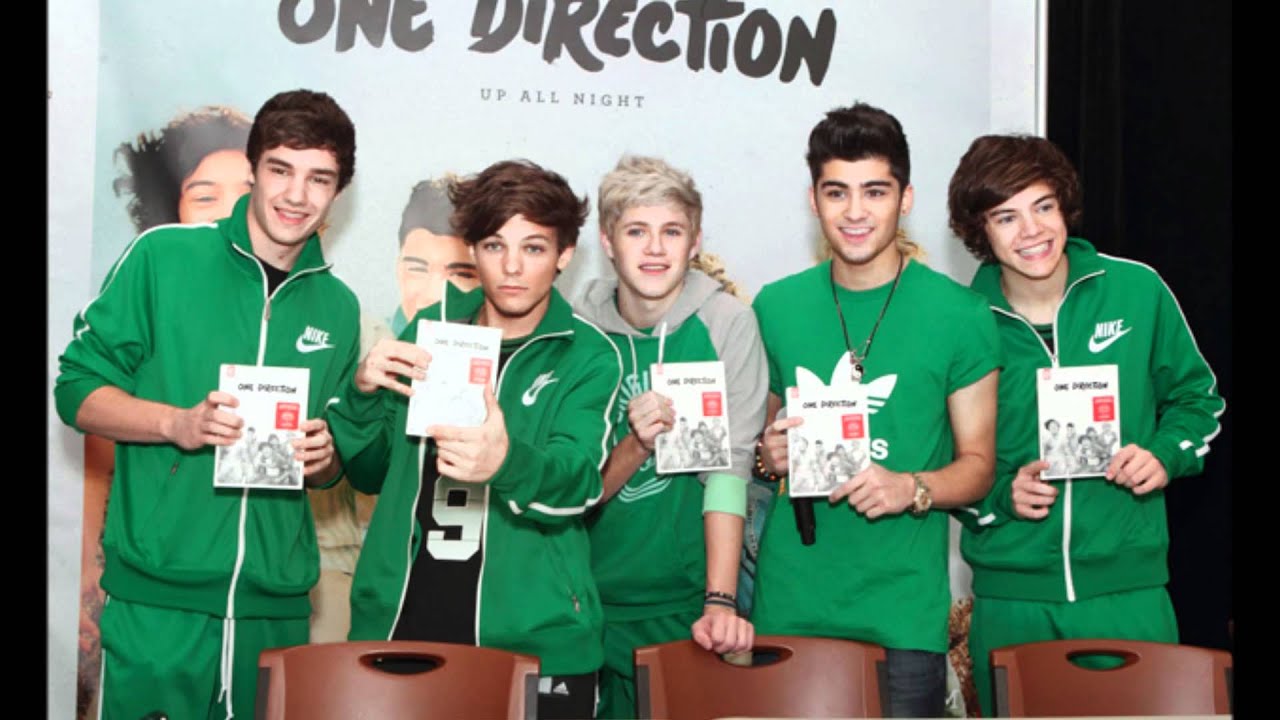 STAND UP. One Direction. Ele, Italia. con testo nell'info - YouTube