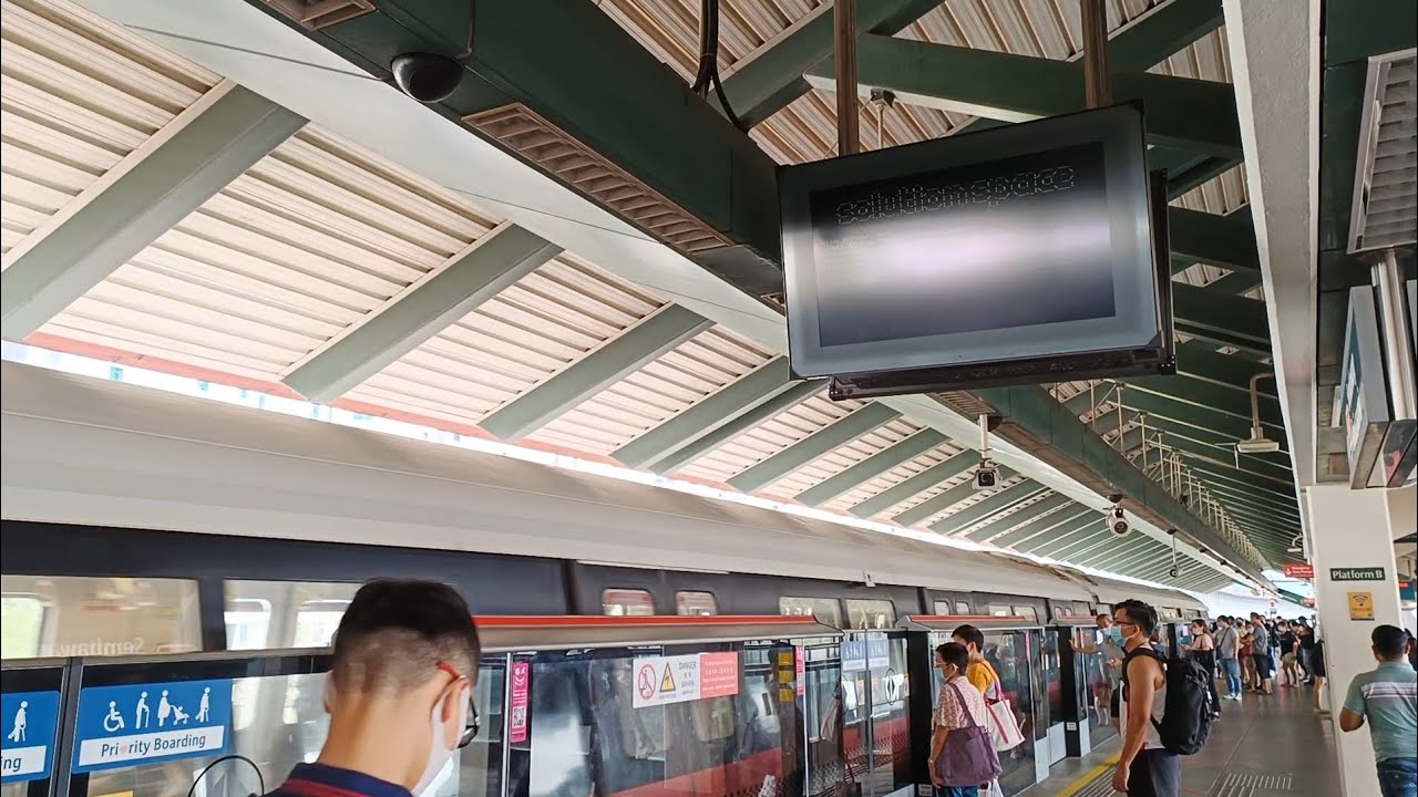 RATiS Turning On -- SMRT KSF C151A 509/510 arriving Sembawang - YouTube