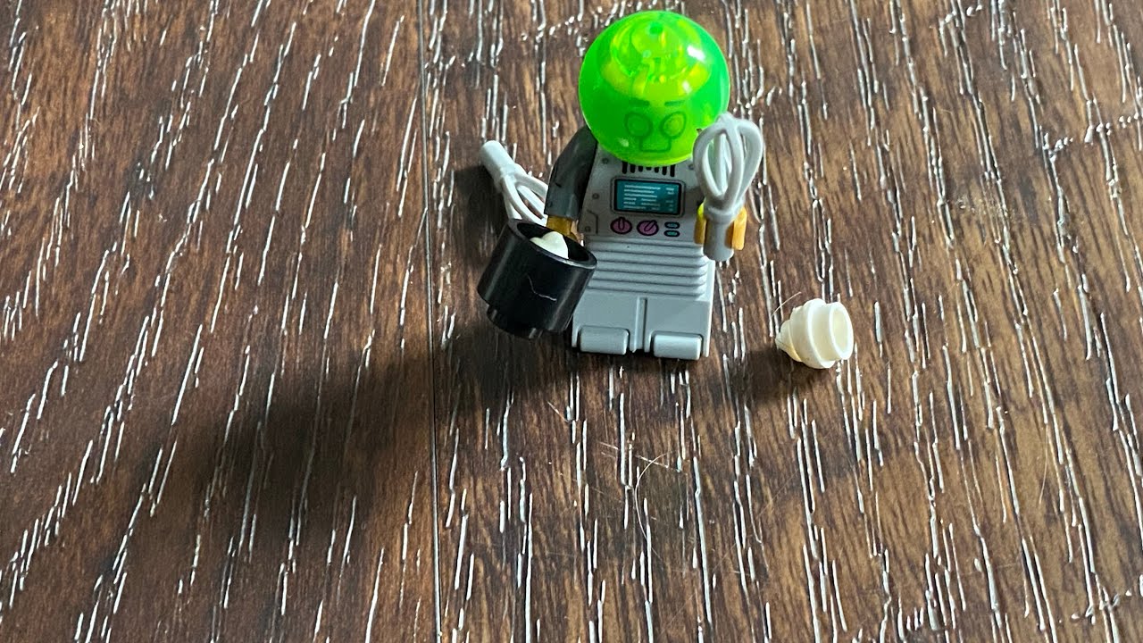 Building of Lego Minifigure Series 26 Robot Butler on 12/25/24 - YouTube