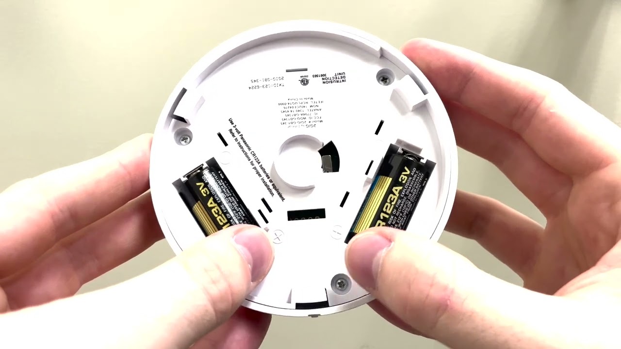 Brinks Home Glassbreak Sensor 2GIG GB1 345 Replacing Batteries Brinks Home Glassbreak Sensor 2GIG GB1 345 Replacing Batteries