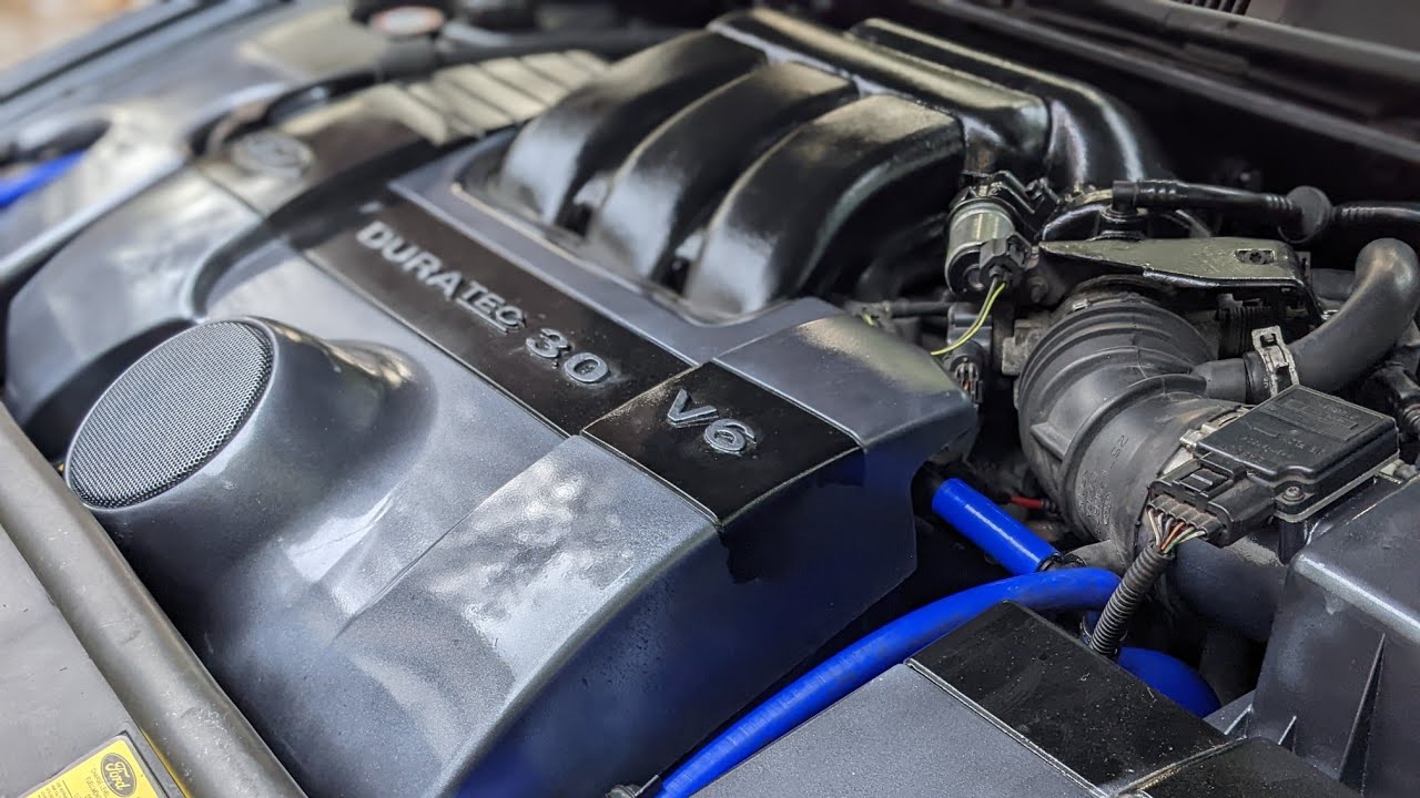Ford Mondeo st220 tidying up the engine bay - YouTube