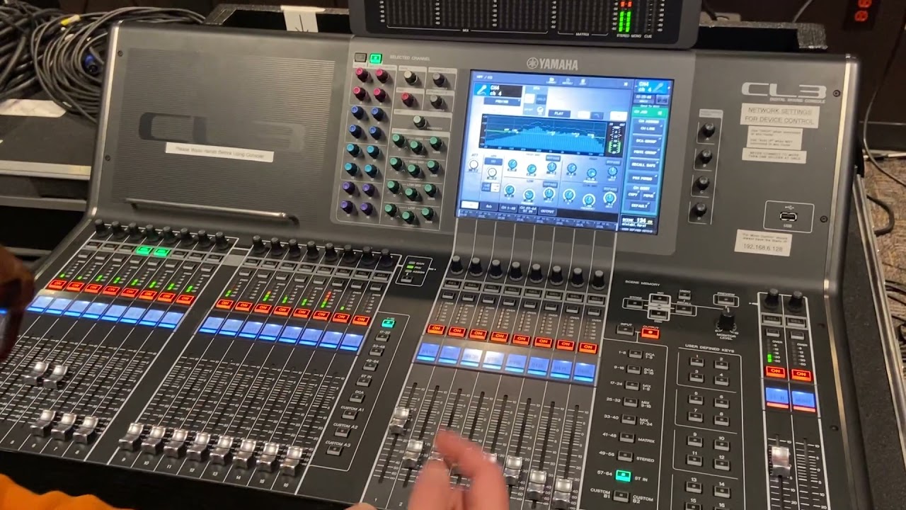 Yamaha CL3 Mixing 8 Channel Linking - YouTube