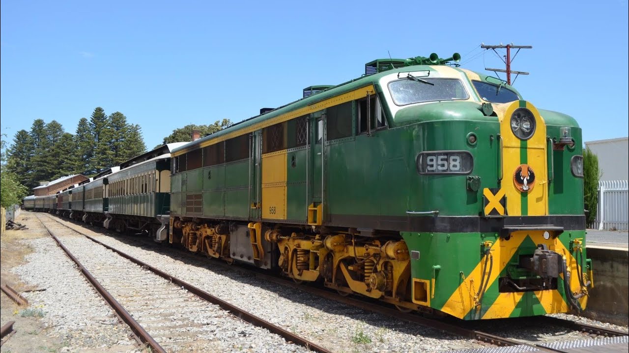 SteamRanger Alco Locomotive 958 Climbing Port Elliot Bank. 30-8-2020 - YouTube