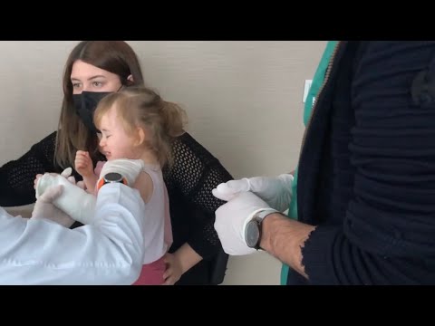 NİLDANIN KOLU ALÇIYA ALINDI 👨🏽‍⚕️ 5 Günlük Vlog l Yazlıkta Yine Duvar Boyuyorum 🙃