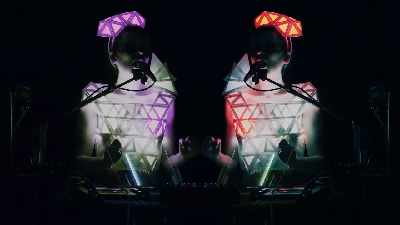 Tahel Live at Eretz Israel Museum / opening for "On the Edge ...