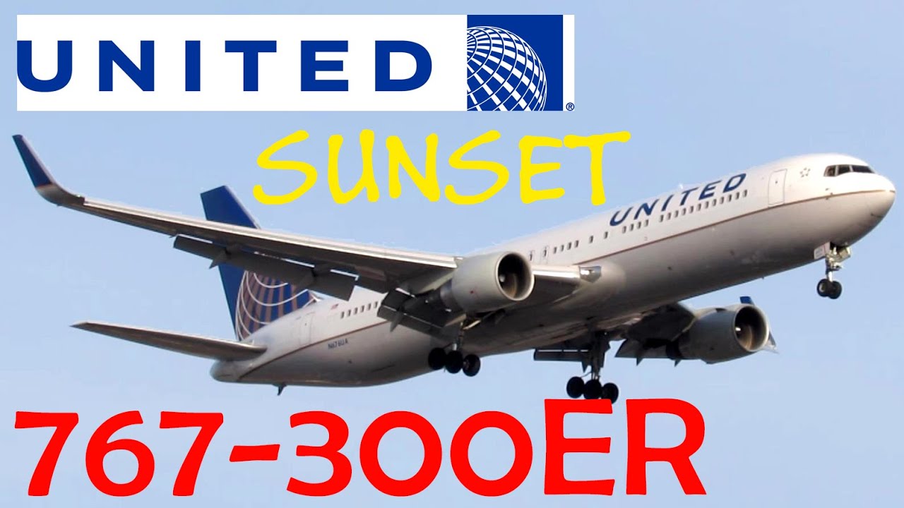 United Airlines Boeing 767-300ER Sunset Landing at Newark Liberty ...