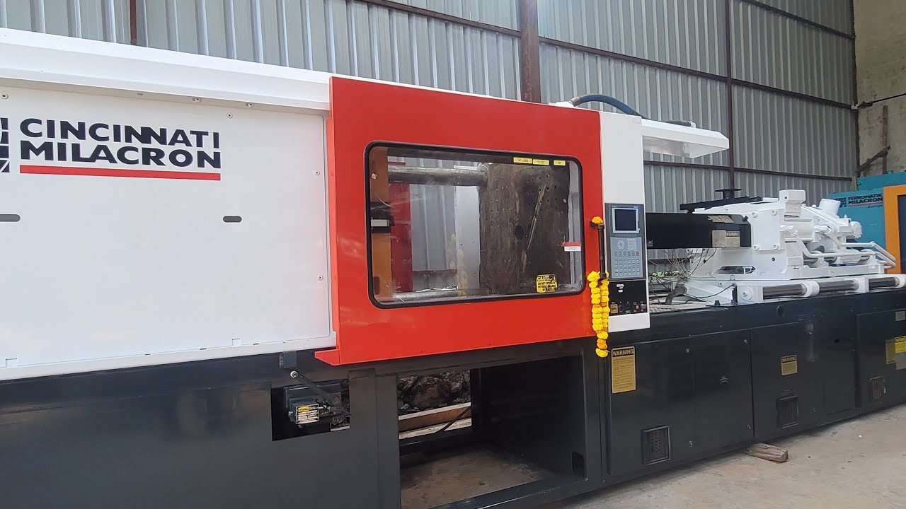 Cincinnati Milacron Injection Molding Machine 400 Tons - YouTube
