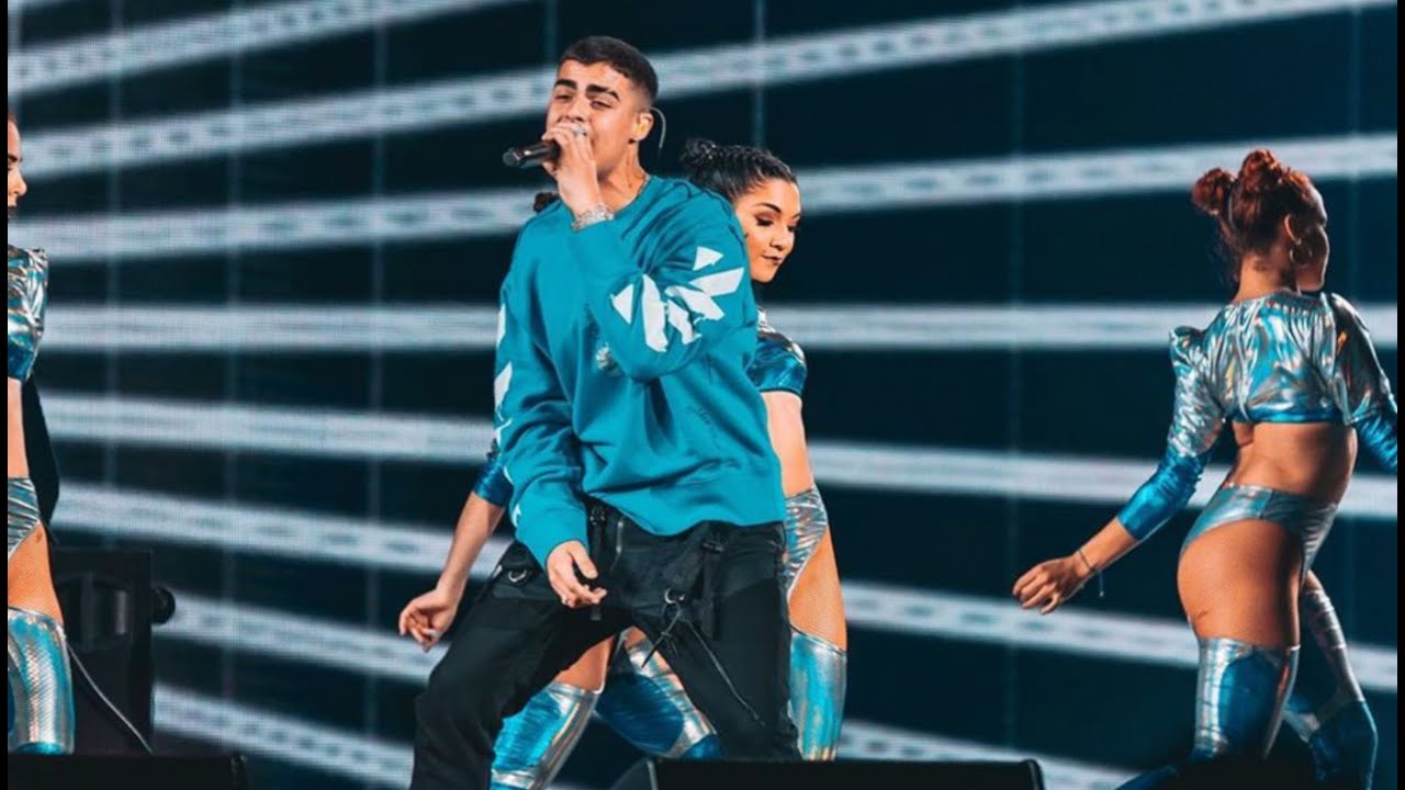 LUNAY cantando Aventura, Soltera Remix en Los Angeles | Calibash 2020 ...