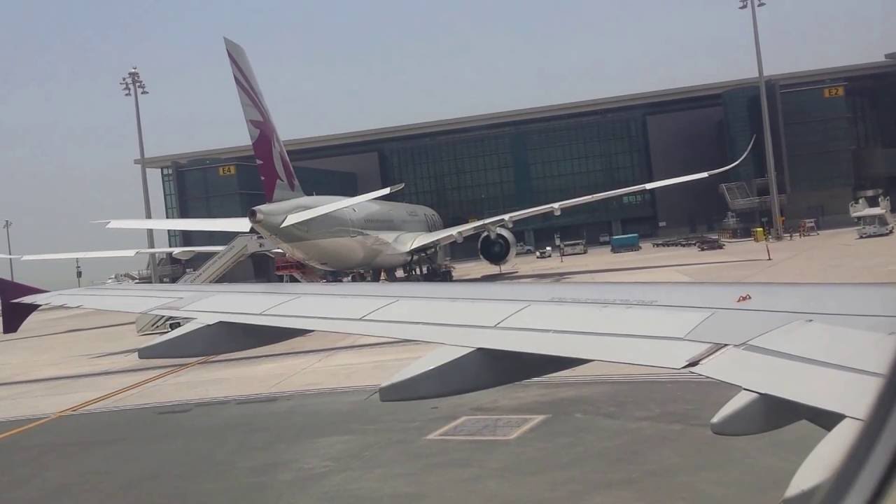 Qatar Airways Landing at HIA Doha from Sialkot HD-2 - YouTube