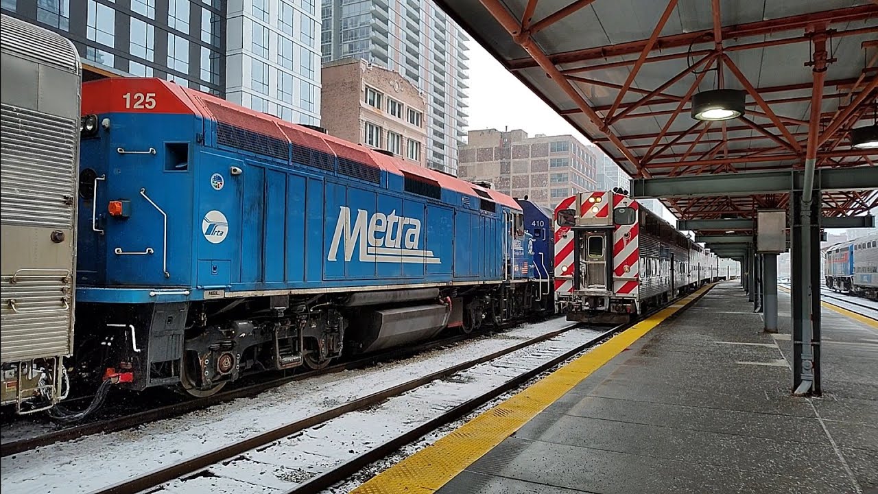Metra cab-car 8563 arriving at Chicago's LaSalle St. Station on January 10, 2025 - YouTube