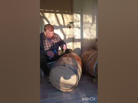 Вощение Дубовой Бочки - YouTube