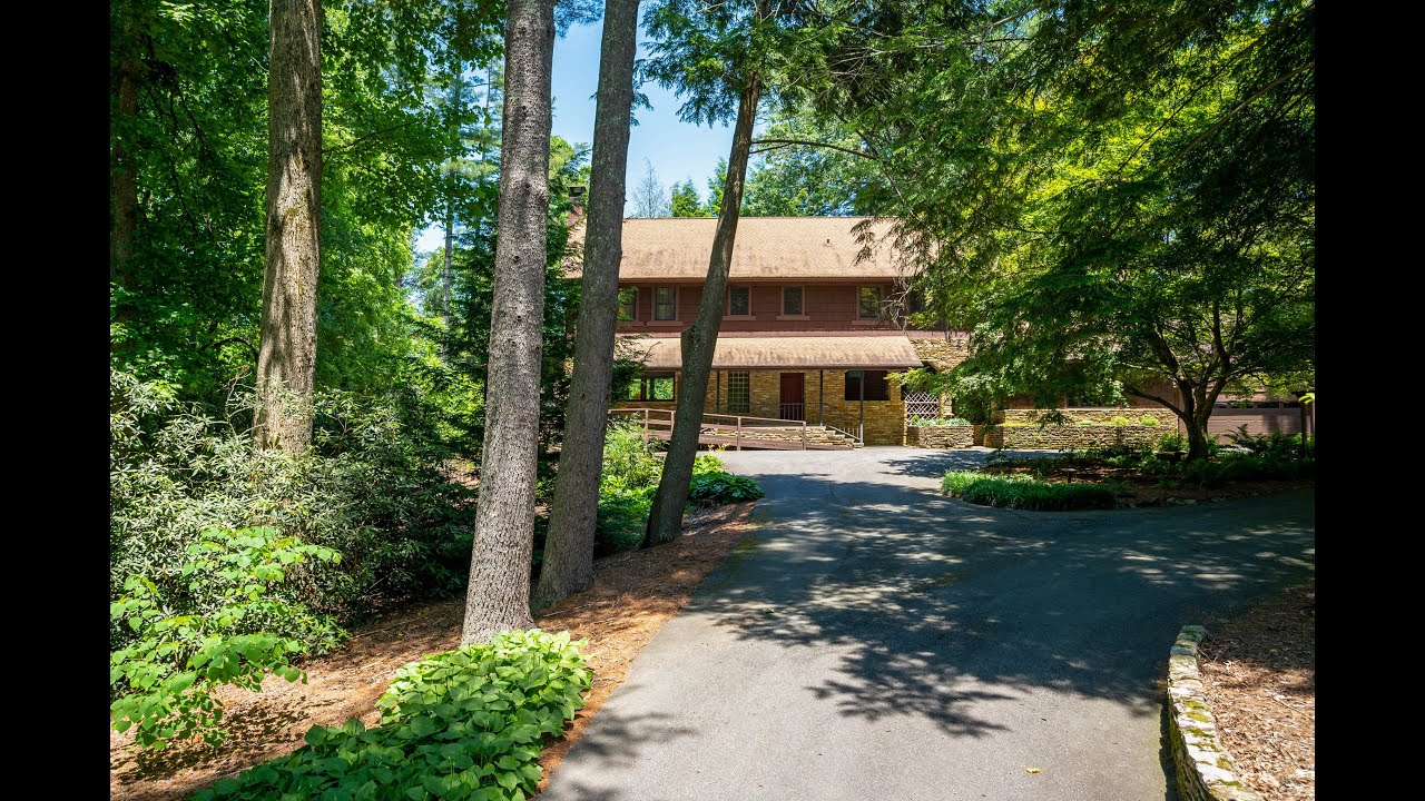 502 E French Broad Street in Brevard, NC - YouTube