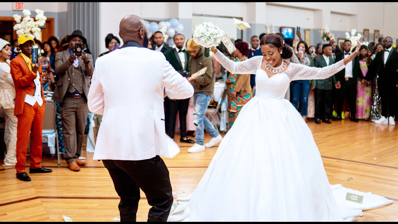 Beautiful Bride and Groom Congolese Wedding Entrance Dance ( Antoinette & Padou ) - YouTube