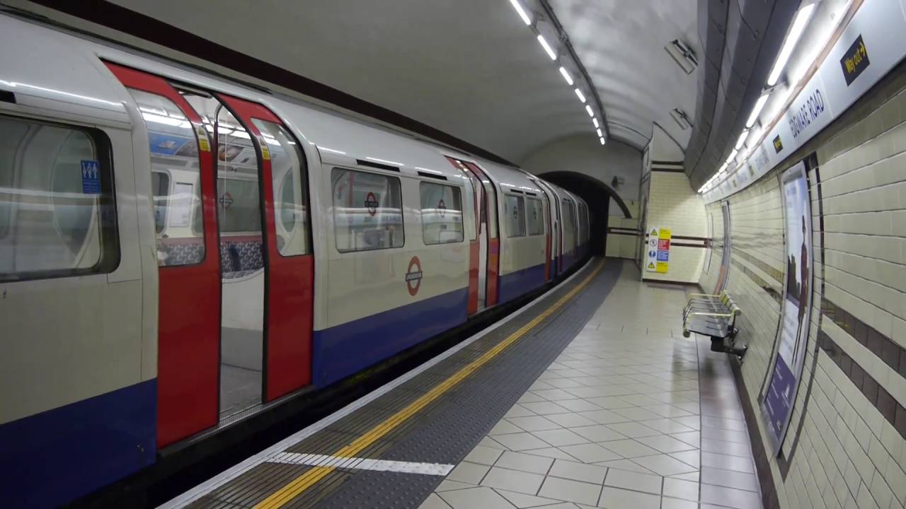 London Underground Bakerloo Line 1972 Stock Trains At Edgware Road 14 ...