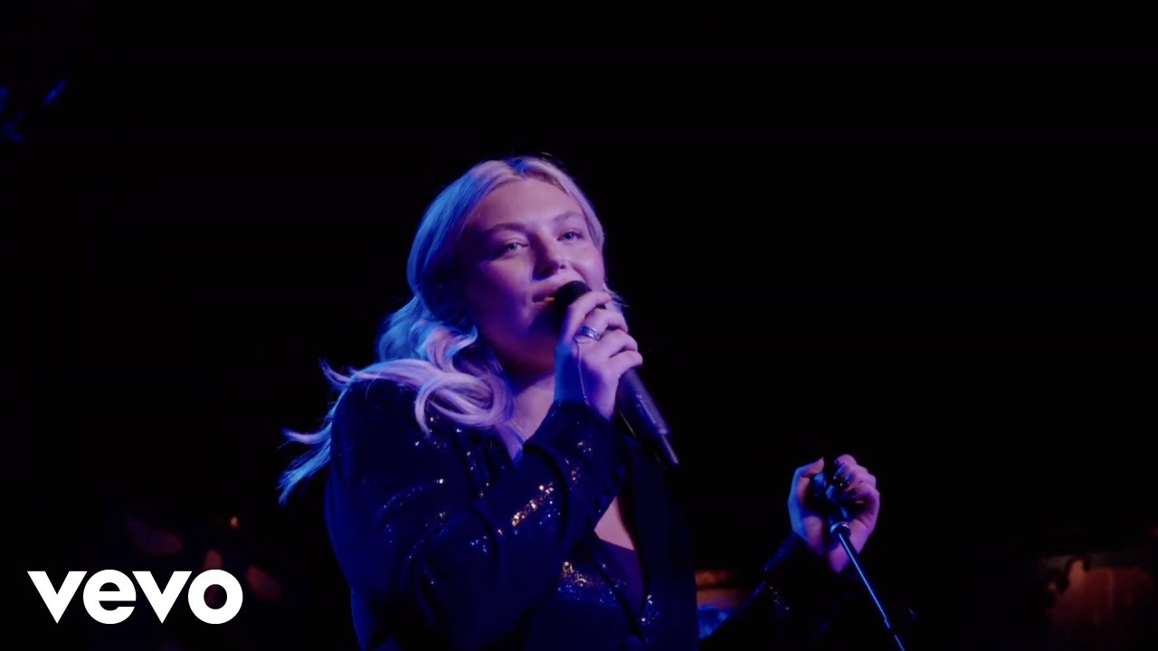 Emyrson Flora - dreams (live from House of Blues Cleveland) - YouTube