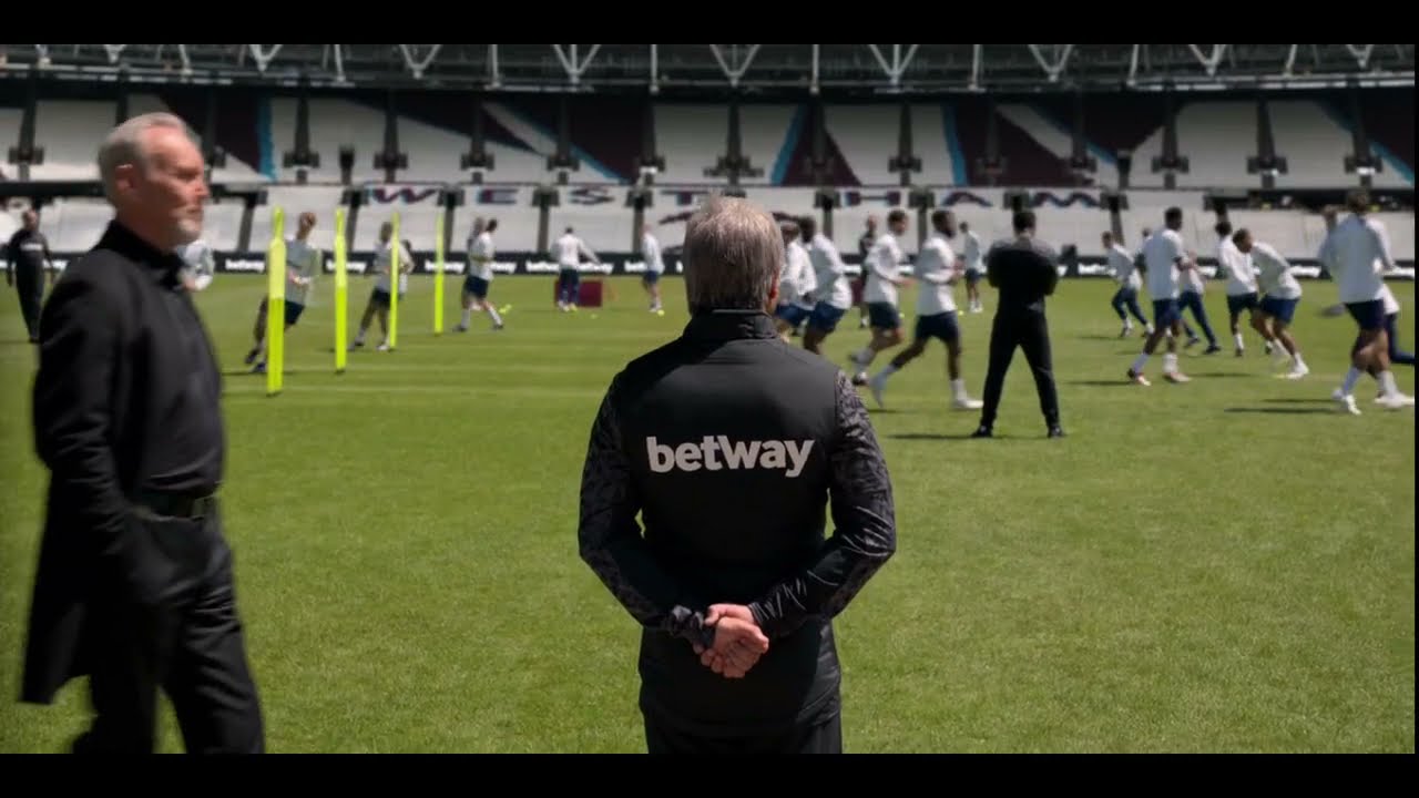 Ted Lasso - "Inverting the Pyramid of Success" End Credits - YouTube