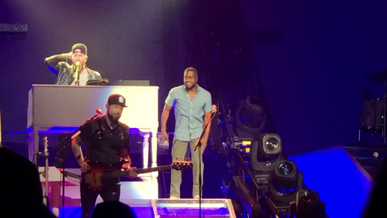 Thomas Rhett- Vacation live in Spokane - YouTube