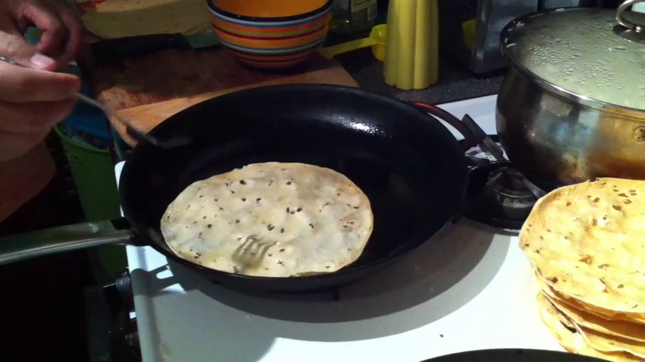 Tenzin Lama Cooking in Venice - YouTube