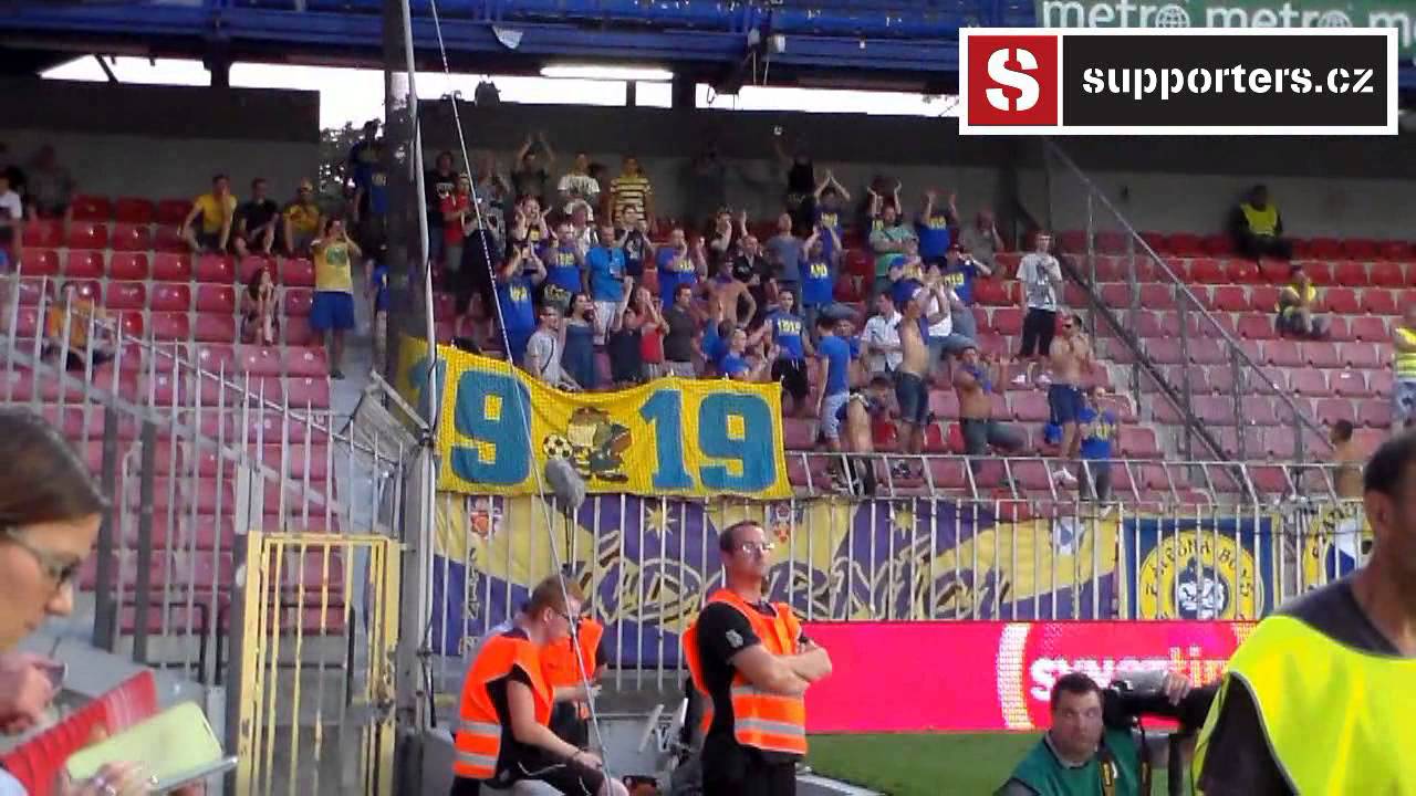 AC Sparta Praha - FC Fastav Zlín - atmosféra při zápase - YouTube