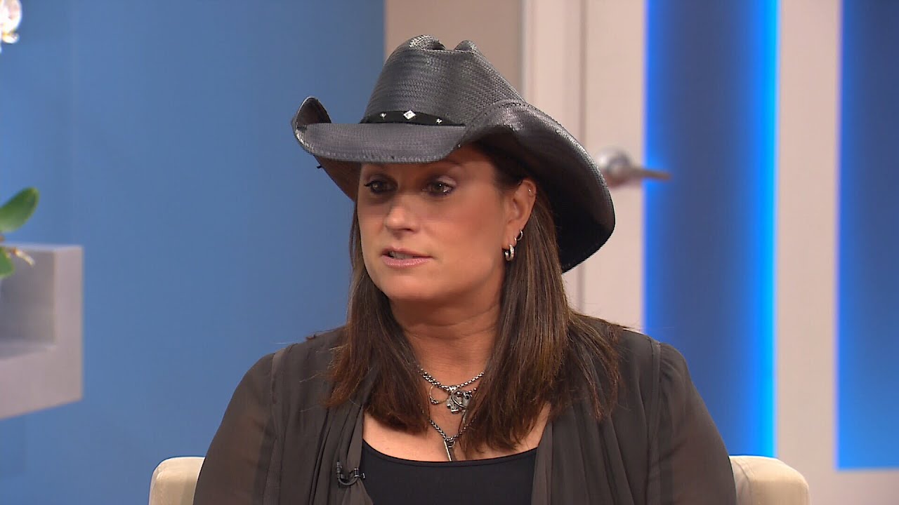 Catching up with a country music icon Terri Clark - YouTube