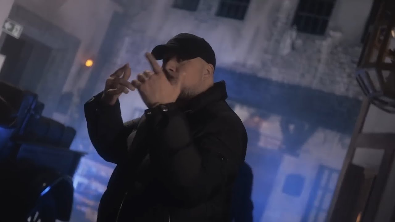 KOOL SAVAS ft. AZAD - KALTE WELT (prod. by CLASSIC) - YouTube