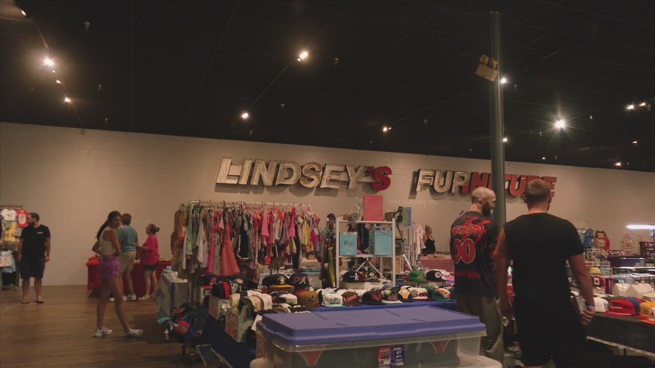 Panama City Beach residents shopped locally at the 1st indoor flea ...