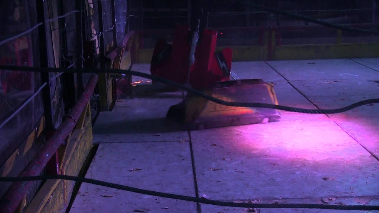 Robot Wars Colchester 2014 - Dystopia vs Iron-Awe 5 vs Ripper vs Thor ...