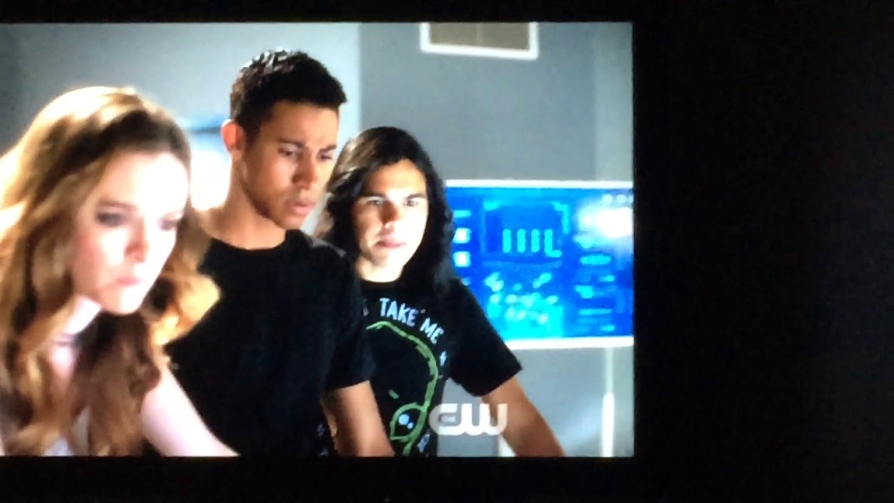 The Flash - S4 Episode 1 - YouTube