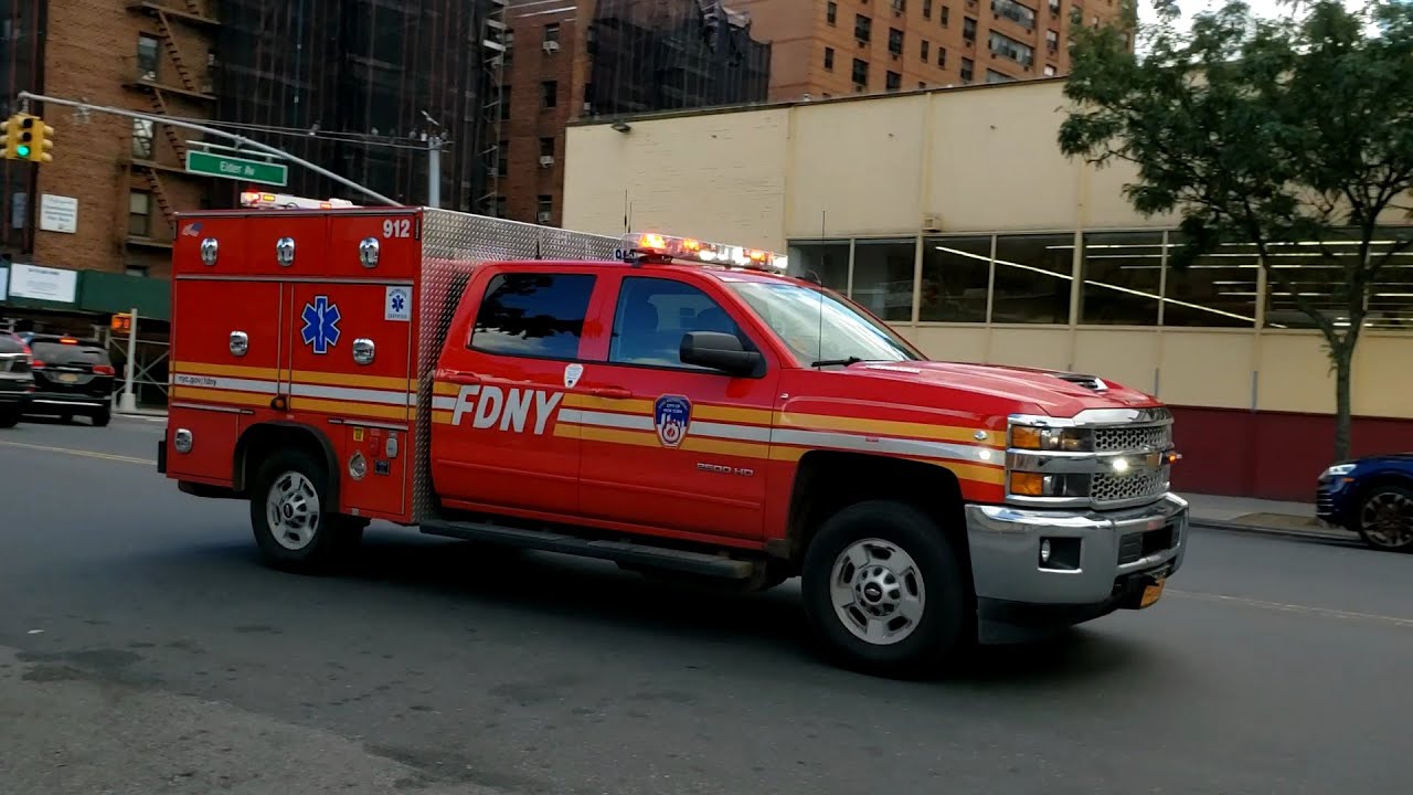 FDNY EMS Paramedic Response Unit responding - YouTube