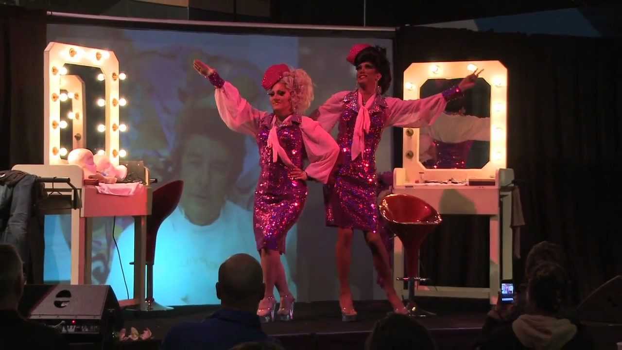 Buckwheat and Tess Tickle: LATE at the Museum - YouTube