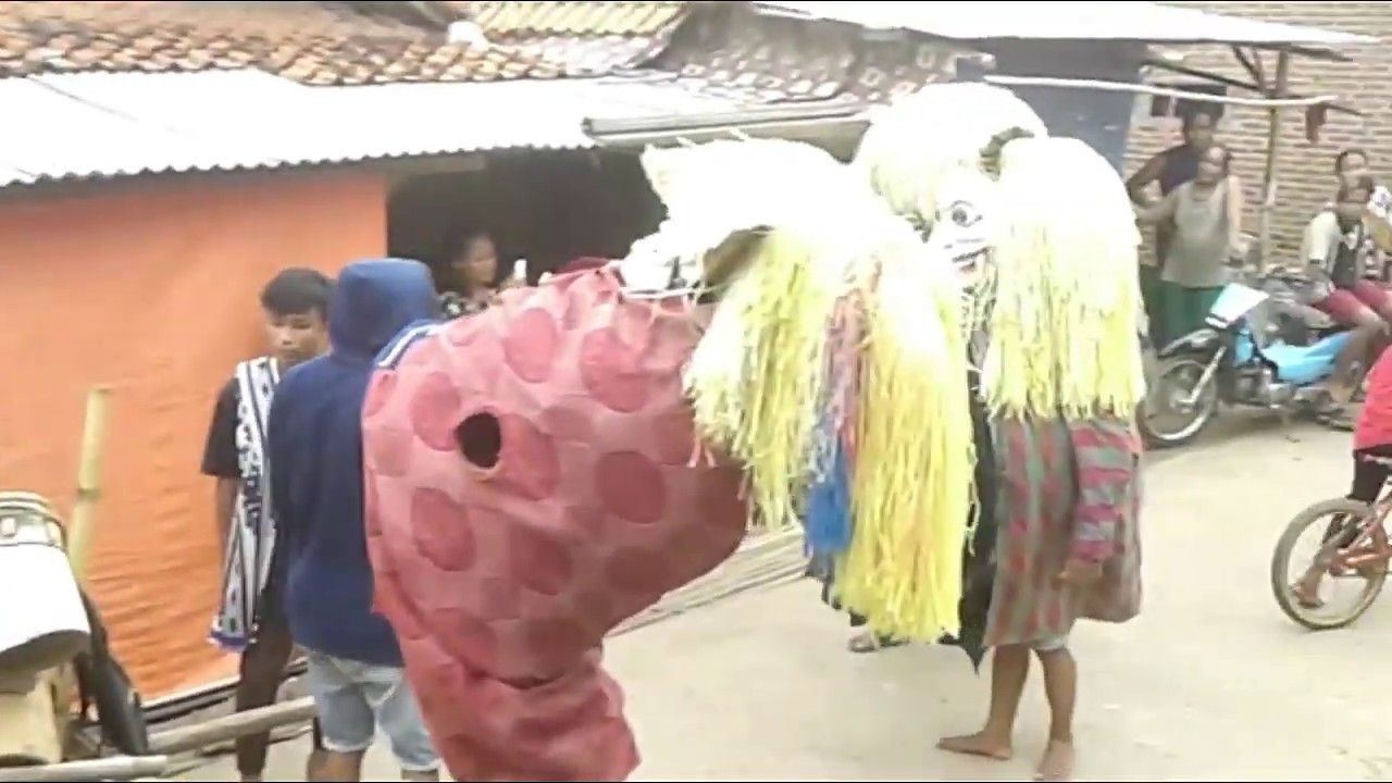 Berokan Buta Tradisi Menyambut Hari Raya Idul Fitri - YouTube