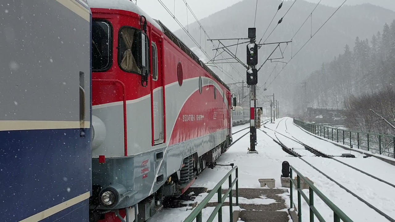 IR-1636 si IR-346 pe zapada in Sinaia - YouTube